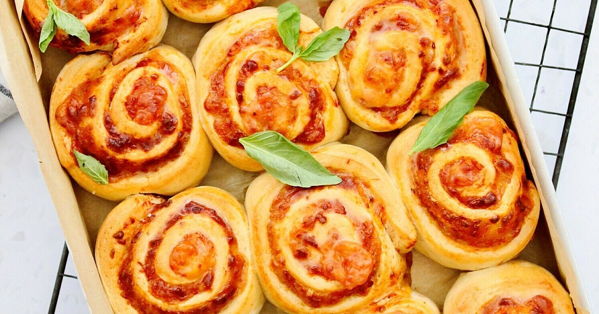 FabFlour | Pizza scrolls recipe