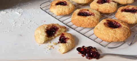 FabFlour | Raspberry buns recipe